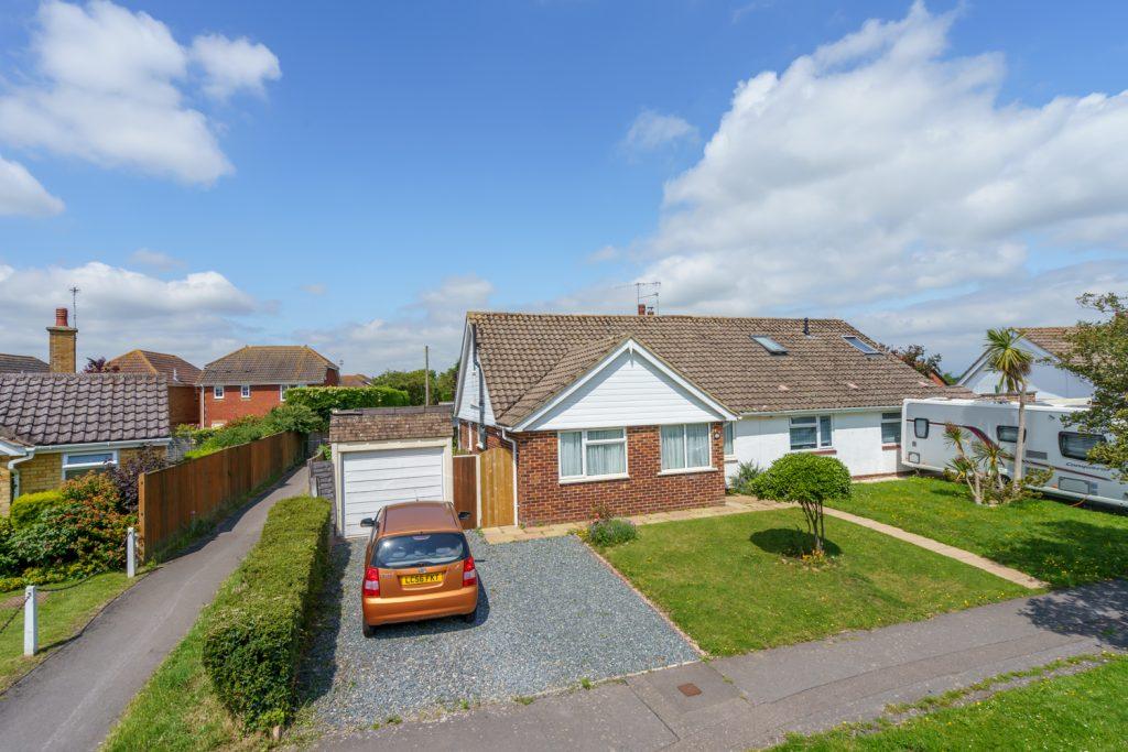 Nyetimber Crescent, Nyetimber, Bognor... 3 bed bungalow - £375,000