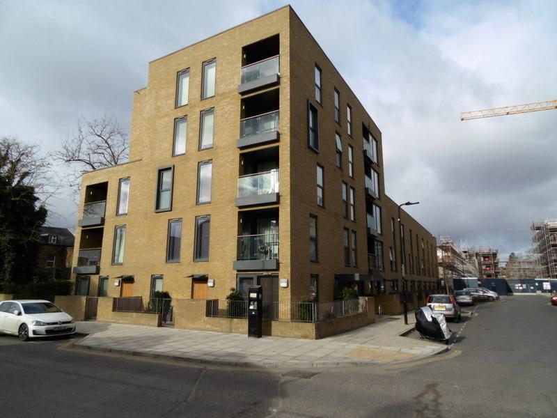 Alderman House, Tewkesbury Road... 1 bed flat - £1,350 pcm (£312 pw)