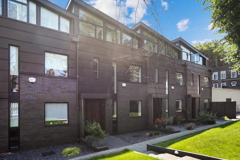 Church Walk, London N16 4 bed terraced house - £1,195,000