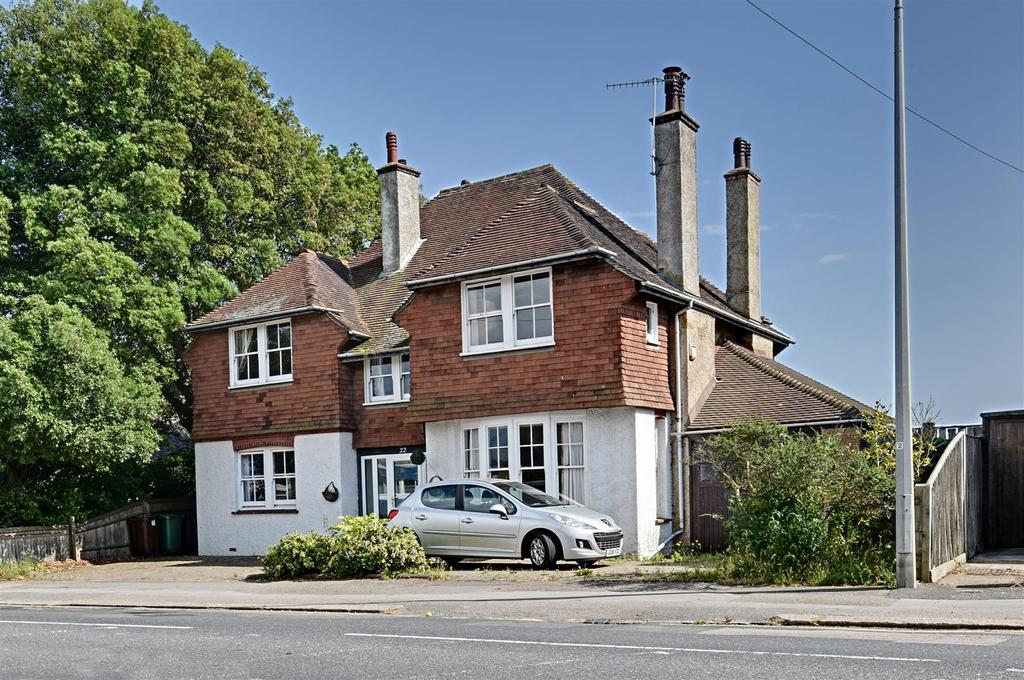 Terminus Road, Bexhill-On-Sea 4 bed detached house - £539,000