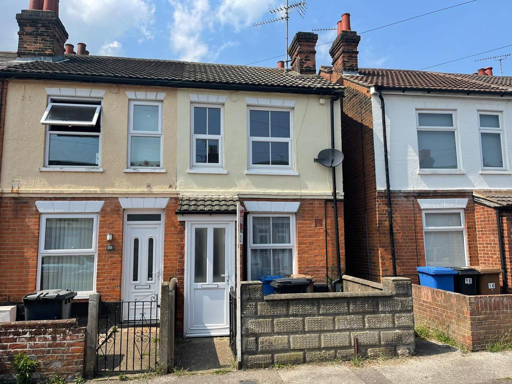 Riverside Road, Ipswich IP1 3 bed end of terrace house - £900 pcm (£208 pw)
