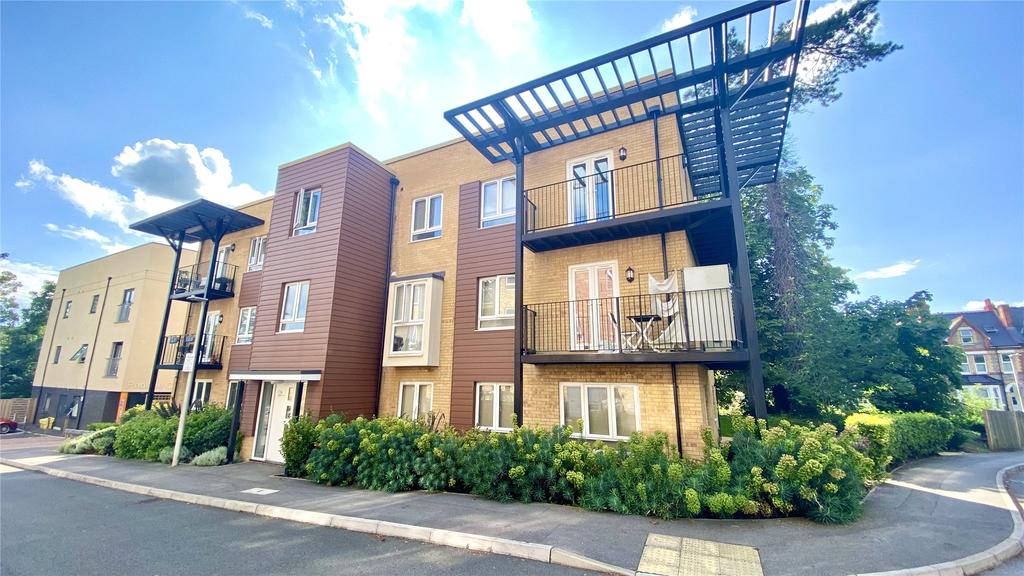 Whitley Rise, Reading, Berkshire, RG2 2 bed apartment - £260,000