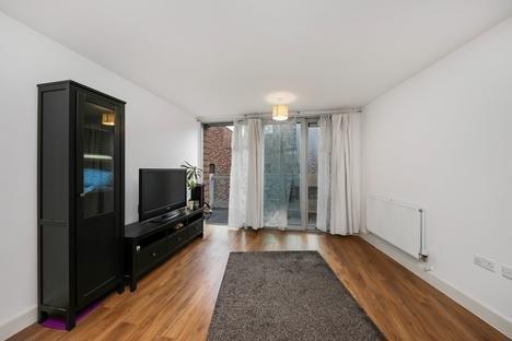 Nelson Walk, London E3 1 bed flat - £340,000