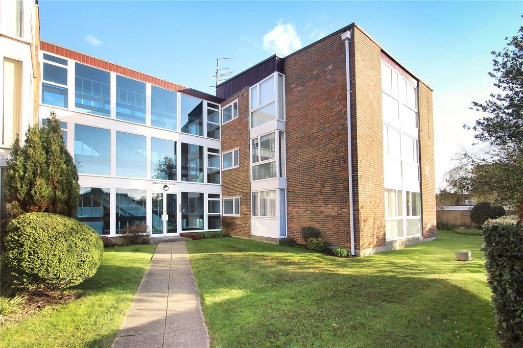 Sea Avenue, Rustington, Littlehampton 2 bed apartment - £1,100 pcm (£ ...