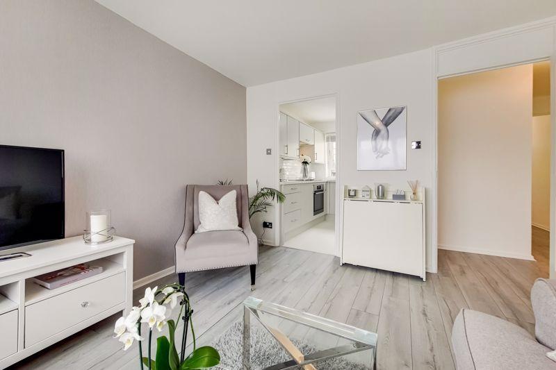 Hadrians Ride, EN1 1DG 1 bed apartment - £265,000