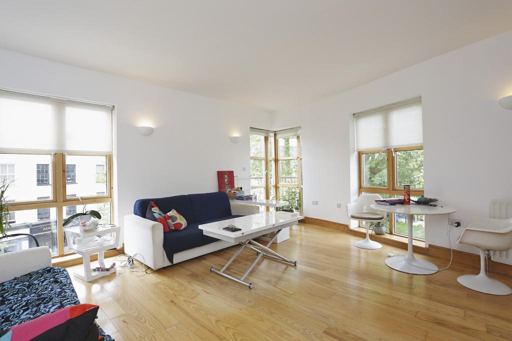 Farm Lane, Fulham, SW6 2 bed flat - £2,145 pcm (£495 pw)