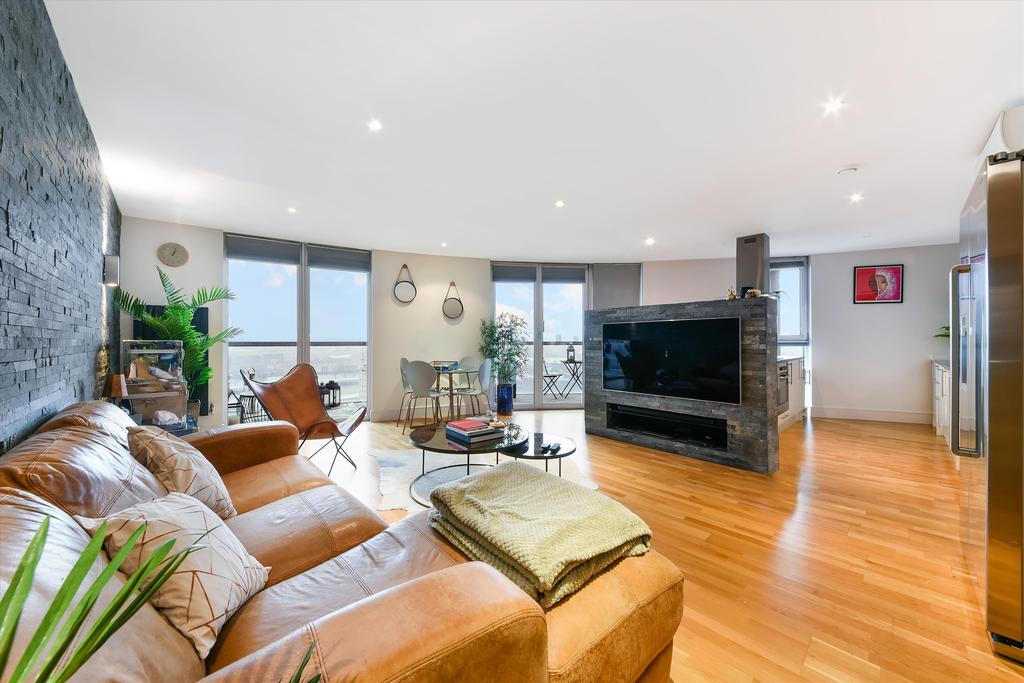 Trinity Tower, 28 Quadrant Walk... 2 bed apartment - £2,167 pcm (£500 pw)