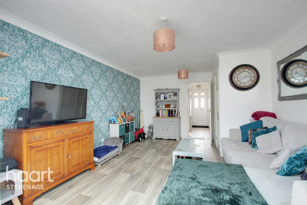 Boxfield Green, Stevenage 2 bed semi-detached house - £300,000