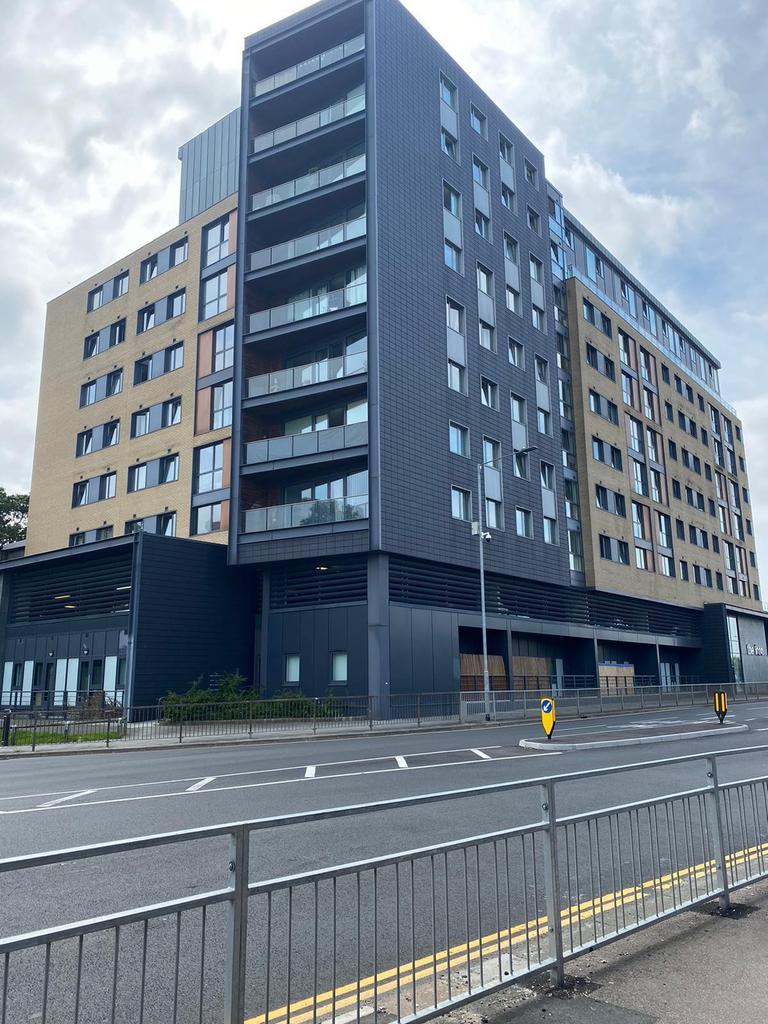 The Icon, Basildon, SS14 1 bed flat - £900 pcm (£208 pw)