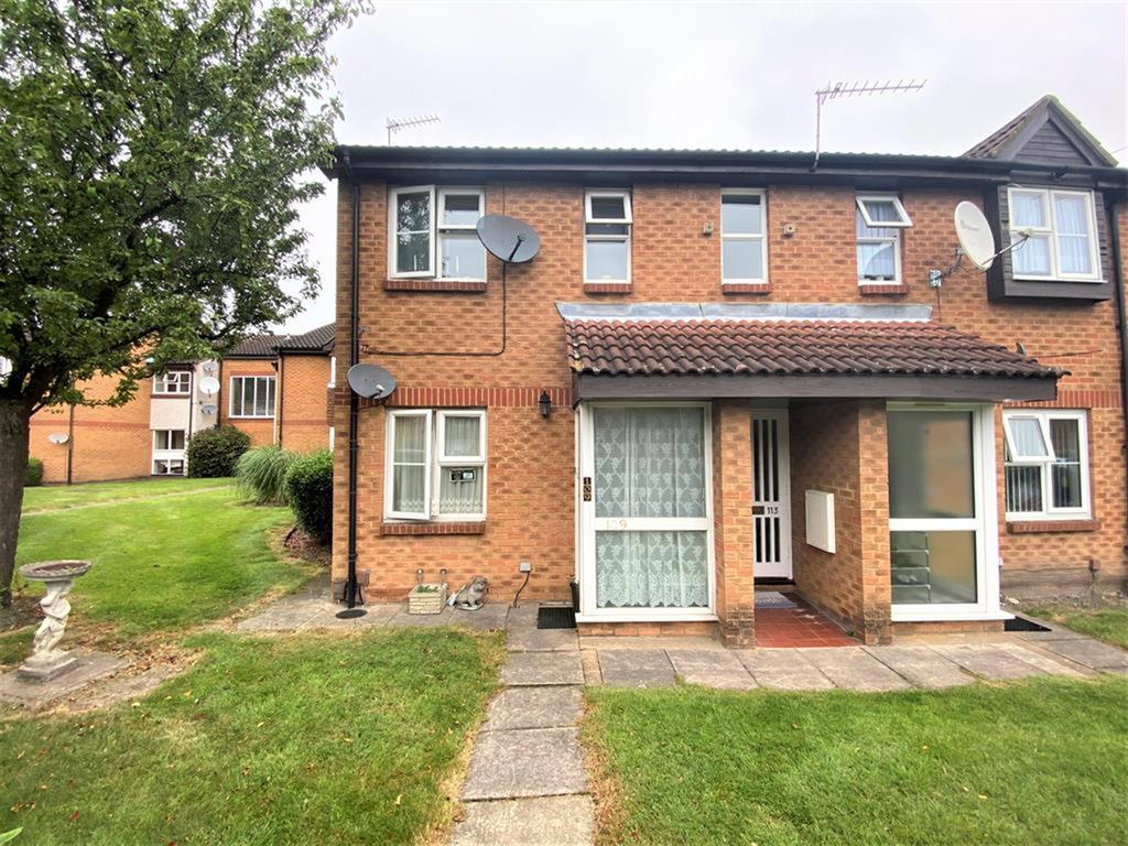Abbotswood Way, Hayes, UB3 3PG 1 bed ground floor maisonette - £220,000