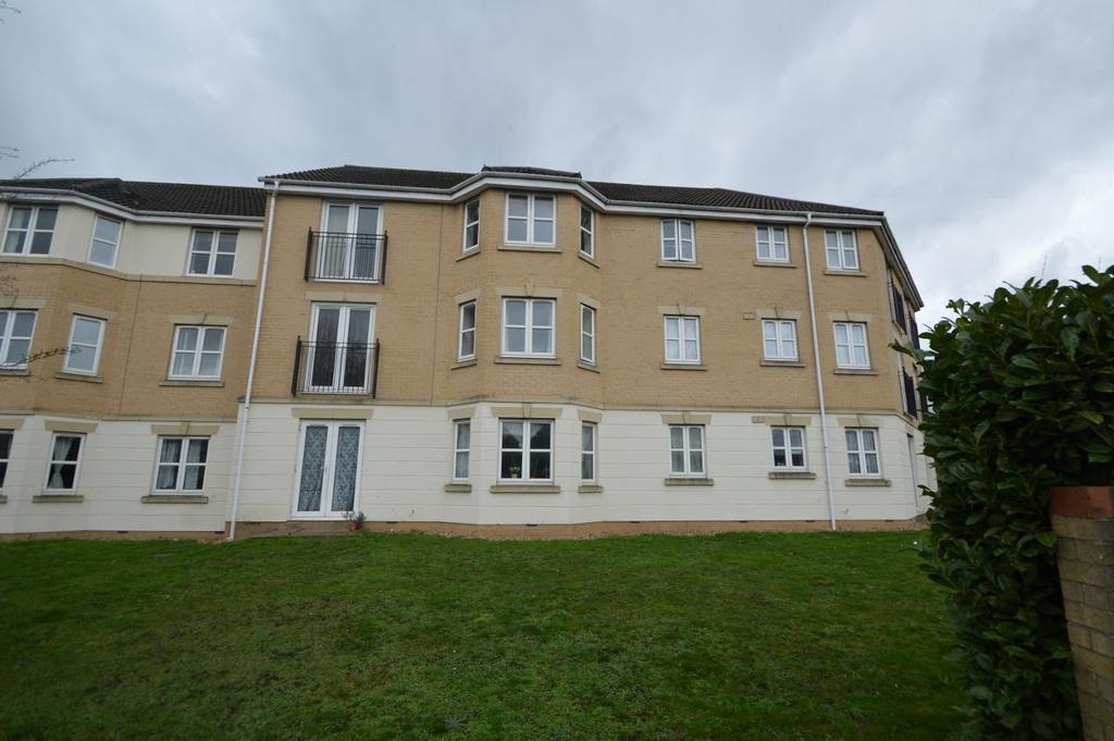 Scholars Walk, Langley, Berkshire, SL3 2 bed apartment - £250,000