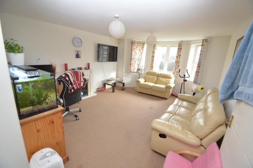 Scholars Walk, Langley, Berkshire, SL3 2 bed apartment - £250,000
