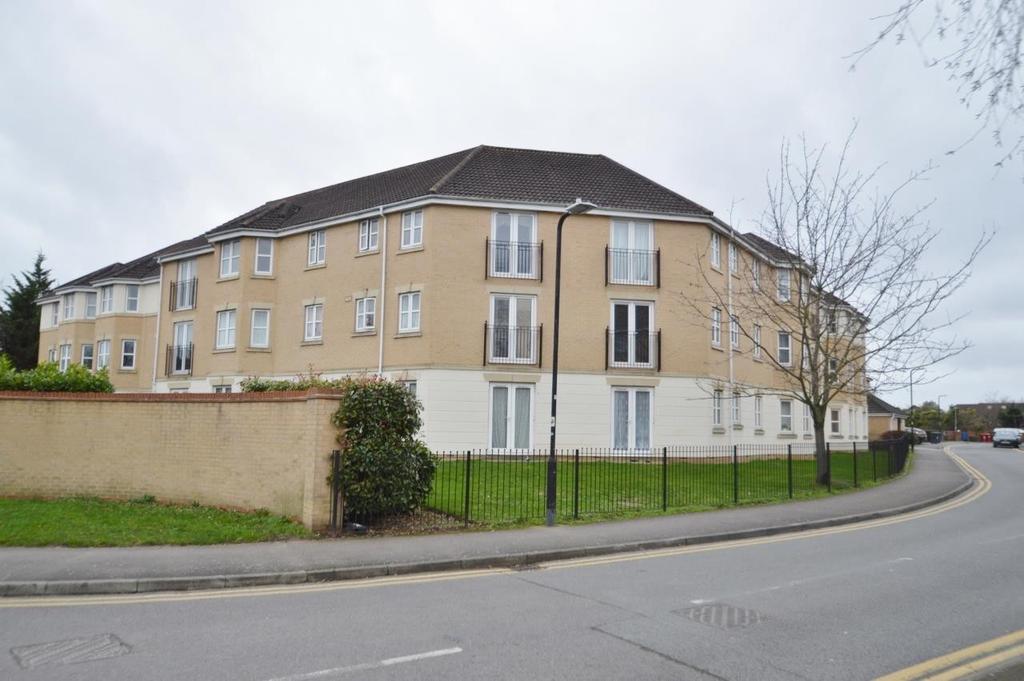 Scholars Walk, Langley, Berkshire, SL3 2 bed apartment - £260,000