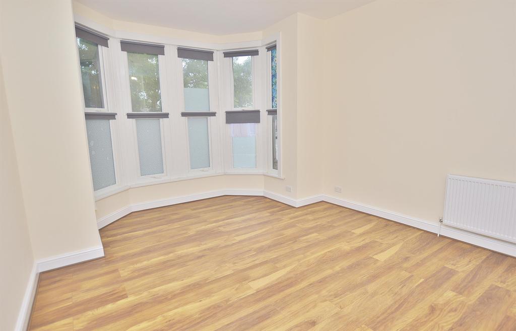 Cranbrook Road, Ilford, Essex, IG1 4UG 1 bed ground floor flat - £1,200 ...