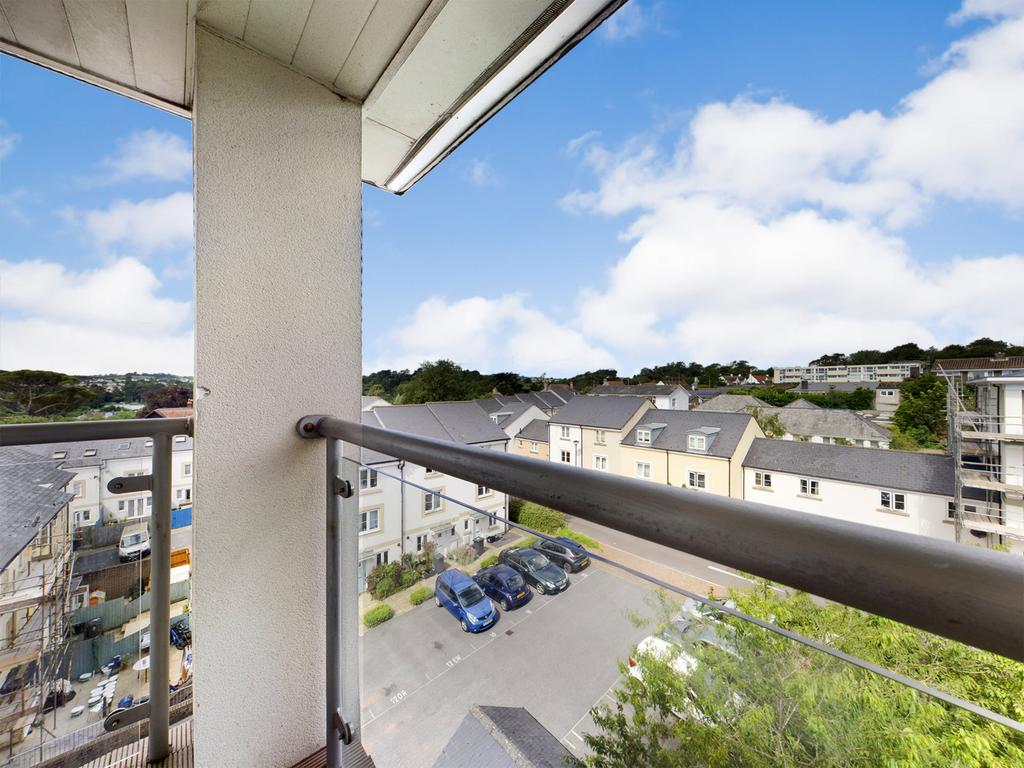 Ebdon Way, Torre Marine, Torquay 1 bed apartment - £125,000