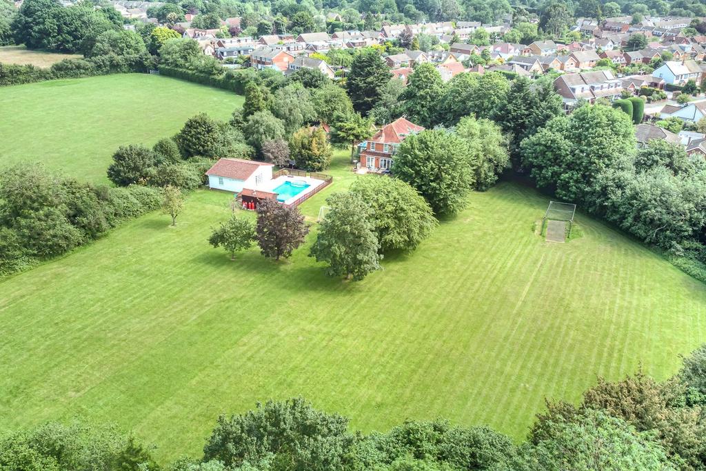 Doddinghurst Road, Doddinghurst, CM15 4 bed detached house - £1,750,000