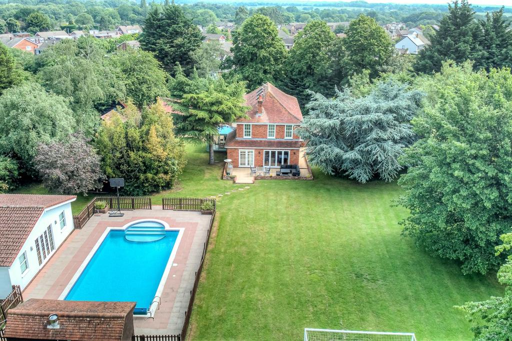 Doddinghurst Road, Doddinghurst, CM15 4 bed detached house - £1,750,000