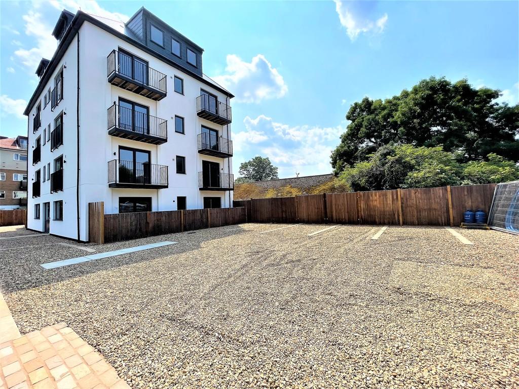 Beverley Court, Ruislip Road... 4 bed apartment - £395,000
