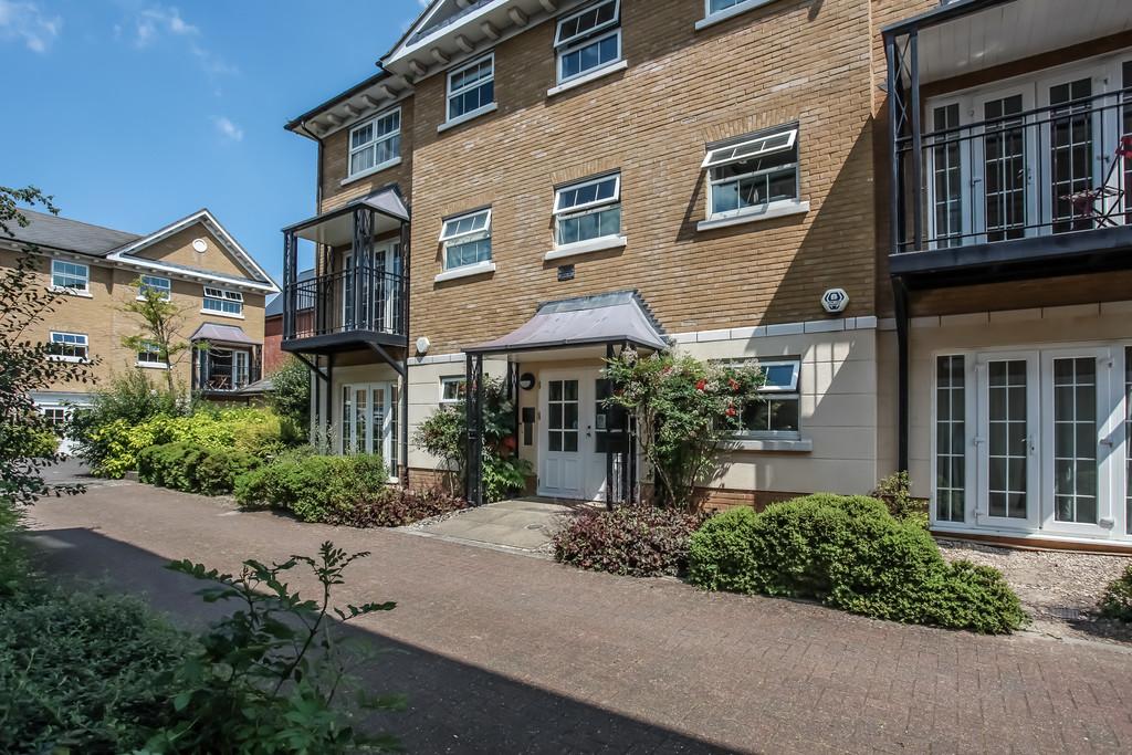 Reliance Way, Oxford 2 bed apartment - £1,400 pcm (£323 pw)