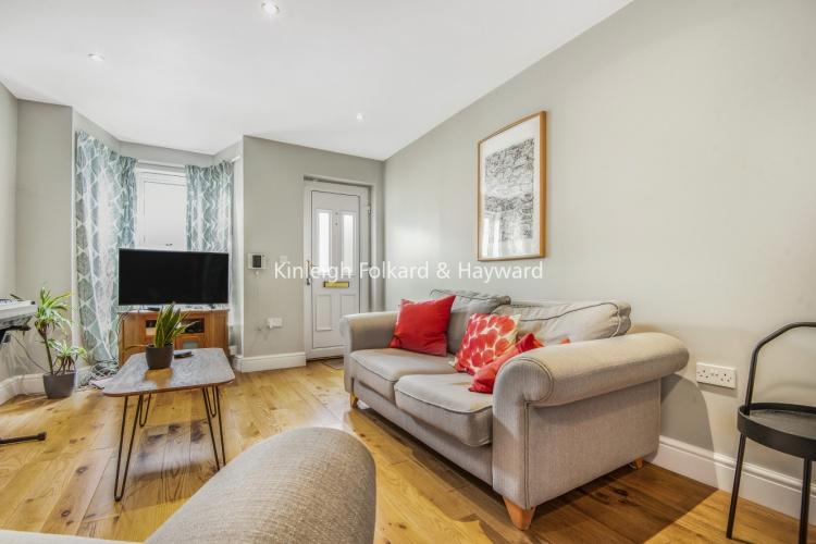 Ardgowan Road London SE6 2 bed house - £1,450 pcm (£335 pw)