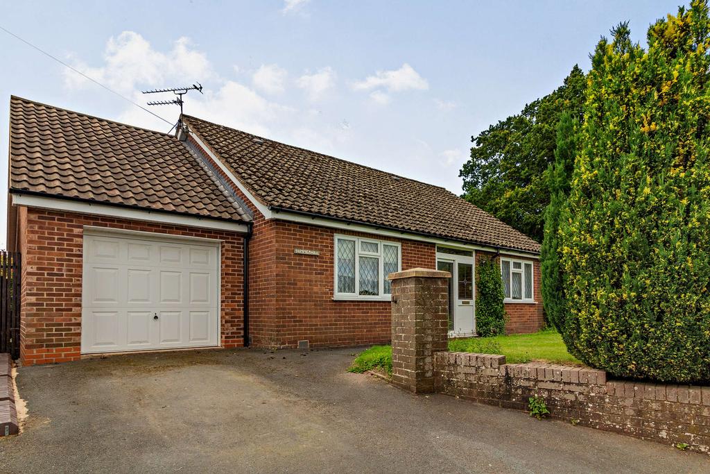 Summer Hill, Sutton St. Nicholas... 3 bed detached house - £425,000
