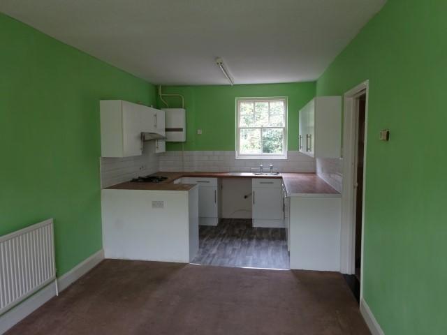 Crow Lane, Rochester ME1 2 bed maisonette - £950 pcm (£219 pw)
