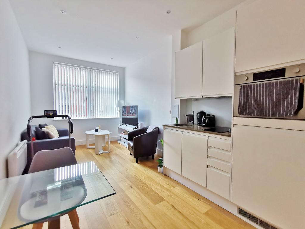 The Landmark, Flowers Way, Luton LU1 Studio - £130,000