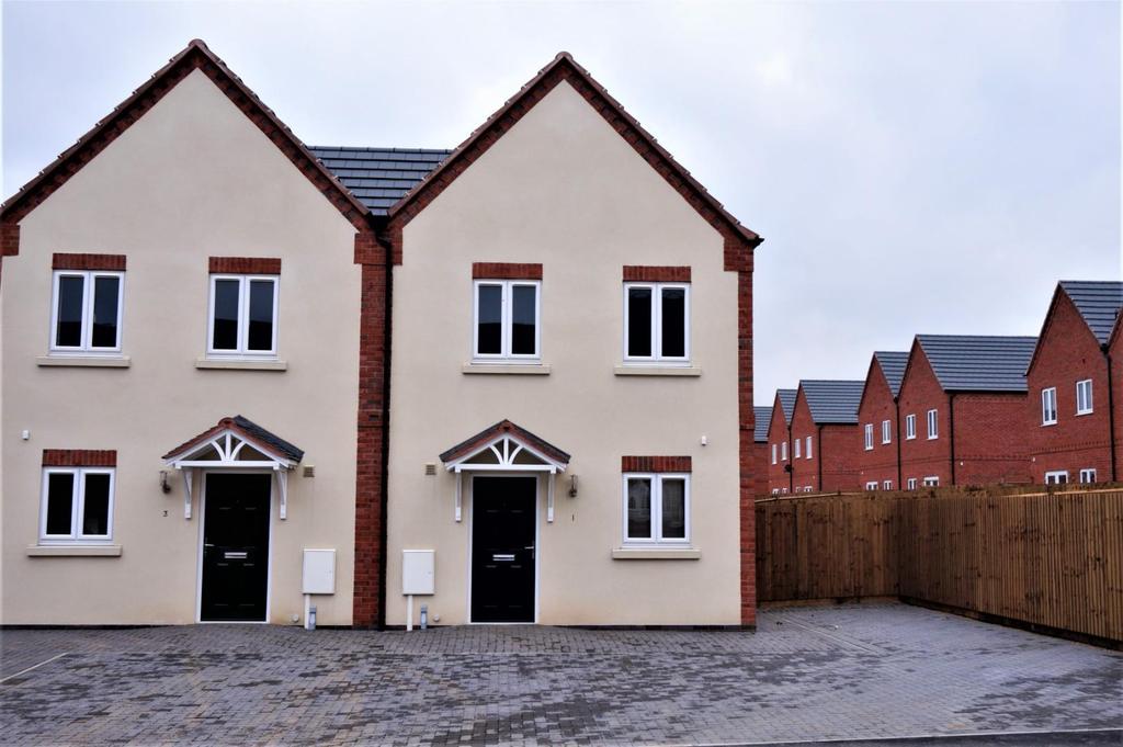 Coltman Drive, Loughborough, Leicestersgure 3 bed semi-detached house ...