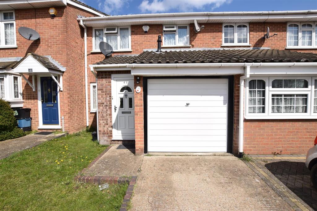 Millhaven Close Chadwell Heath Romford Rm6 3 Bed Terraced House £