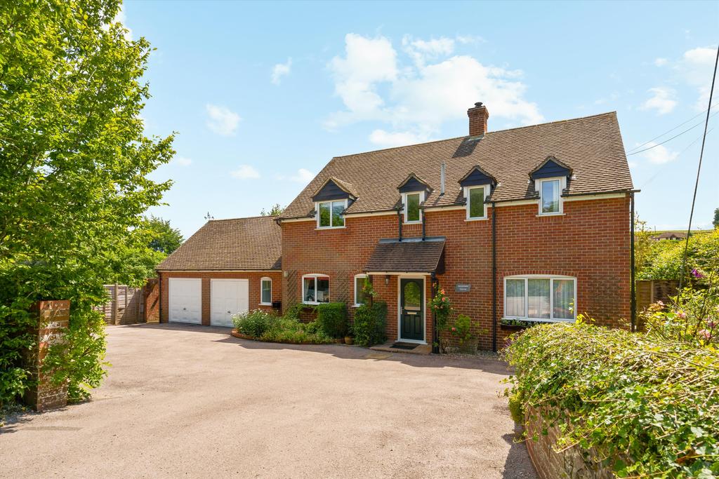 Froxfield, Marlborough, Wiltshire, SN8 5 bed detached house - £800,000