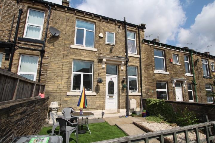 Crestville Terrace, Clayton, Bradford 2 bed terraced house - £89,950