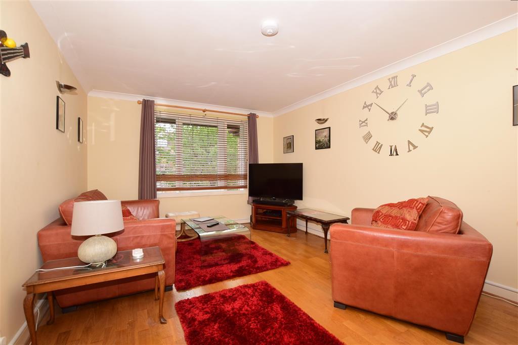 Lansdowne Road Purley Surrey 2 Bed Flat £300 000