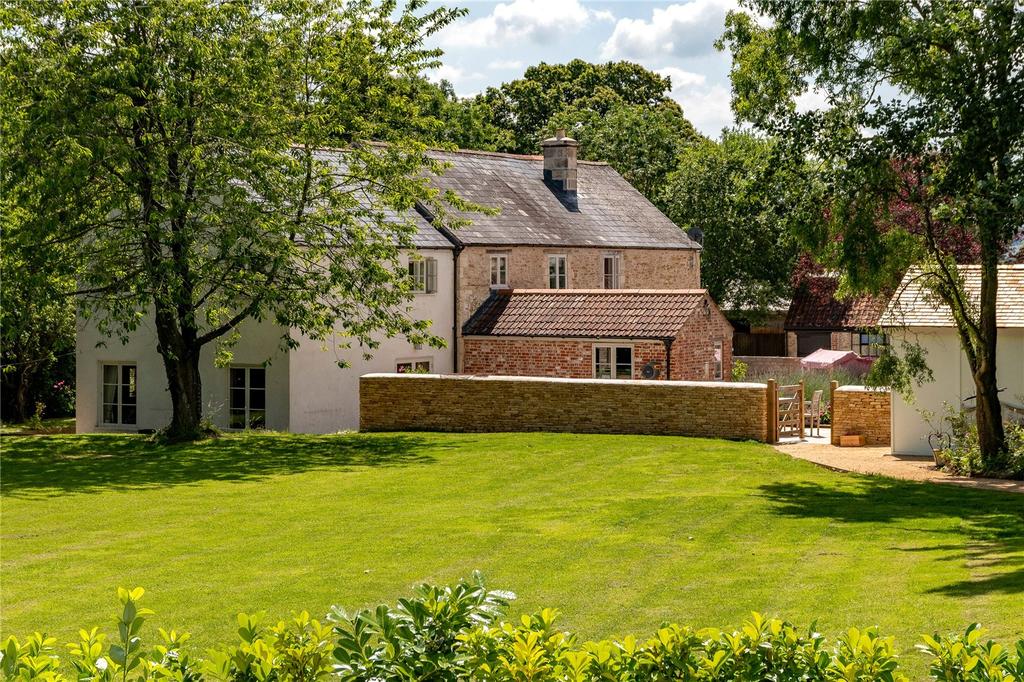 Silver Street Lane, Brokerswood... 4 bed equestrian property - £1,650,000