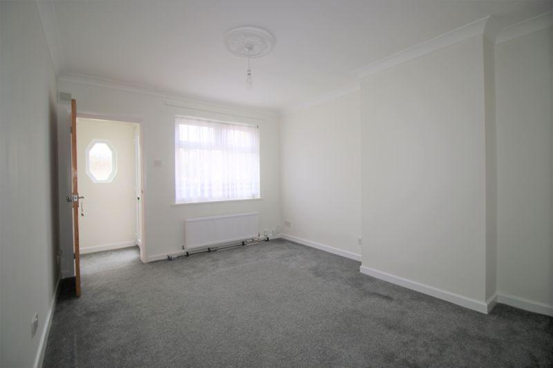 Whalebone Lane South Romford 2 Bed Maisonette £1 200 Pcm £277 Pw