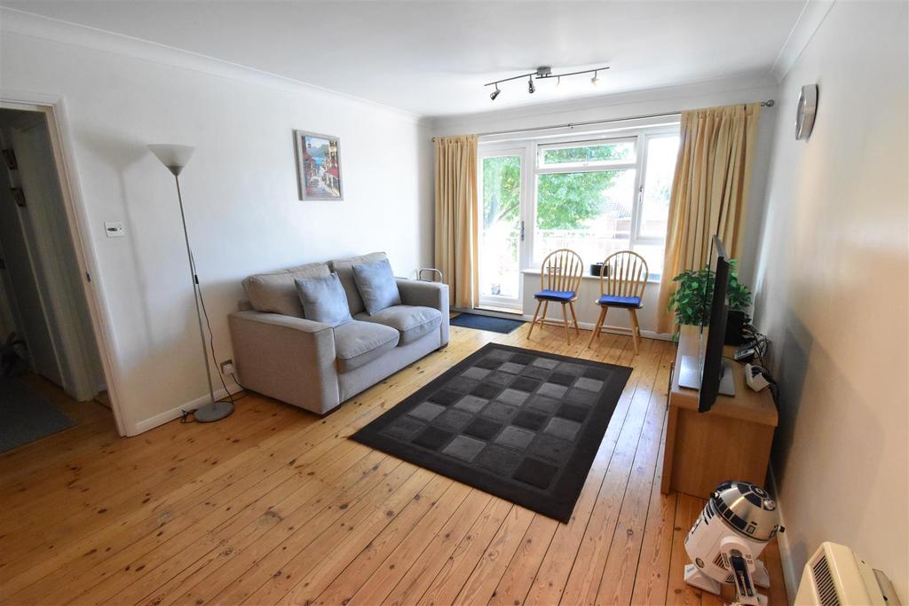 Meryon Court, Surbiton 1 bed flat - £1,150 pcm (£265 pw)