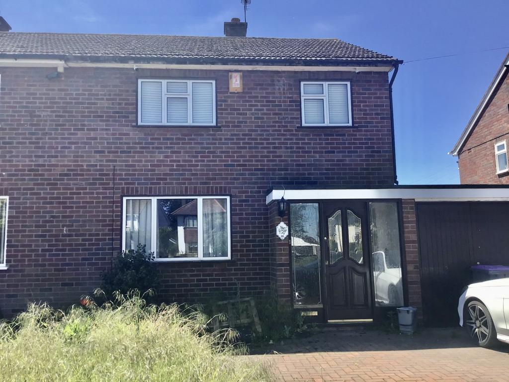 Muxton Lane, Muxton, Telford... 3 bed house - £220,000