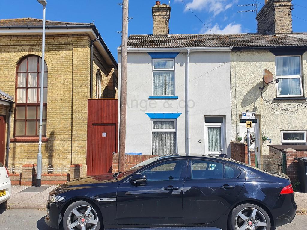 Tonning Street, Lowestoft 2 bed end of terrace house - £90,000