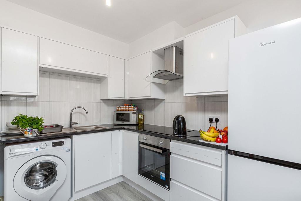 Hanover Place, London E3 Studio - £1,200 pcm (£277 pw)