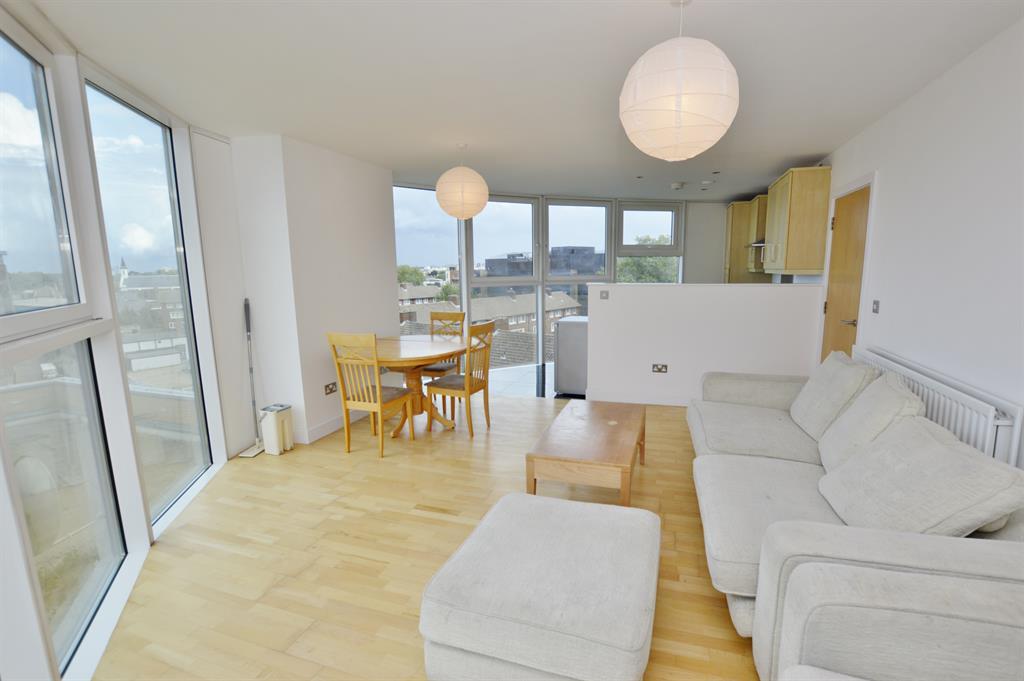 Angel Way, Stratford, London, E15 1BL 2 bed flat - £1,500 pcm (£346 pw)