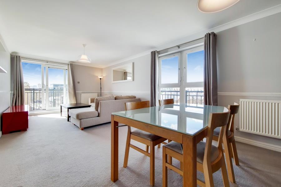 Victoria Wharf Narrow Street... 2 bed apartment - £795,000