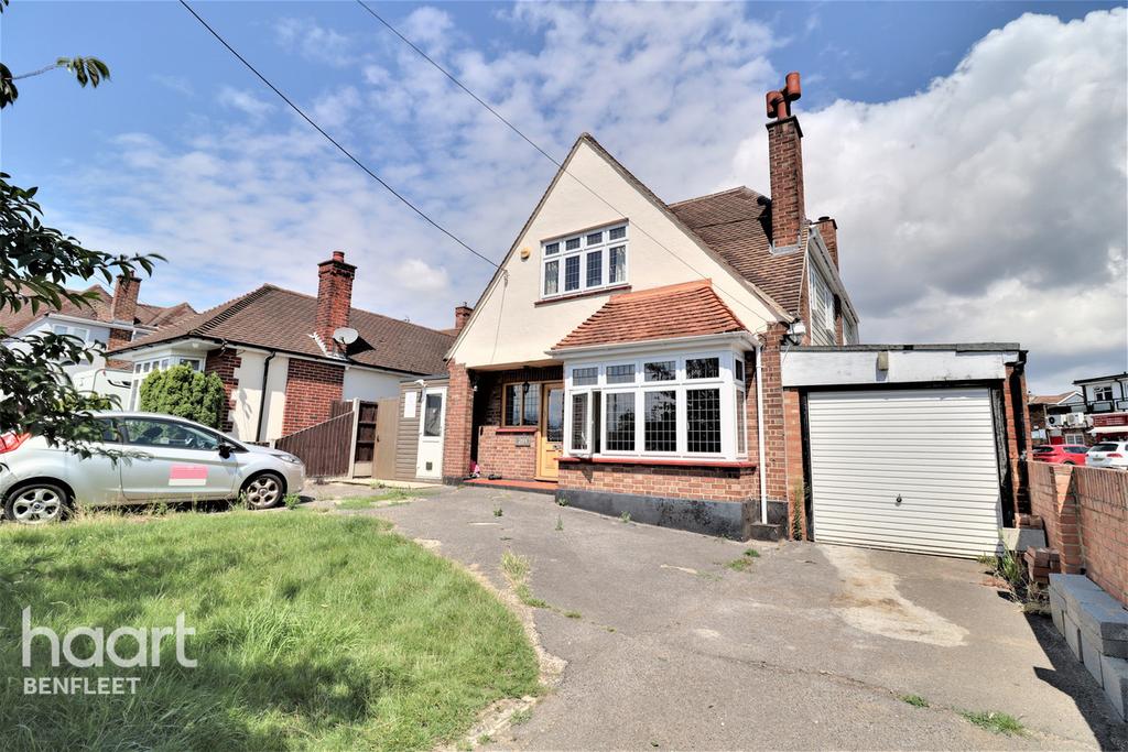 Hart Road, Benfleet 5 bed detached house - £500,000