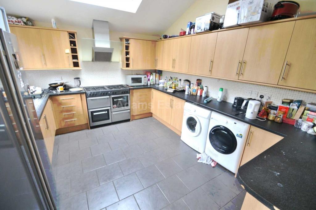 Hamilton Road, Reading 1 bed in a house share to rent - £750 pcm (£173 pw)