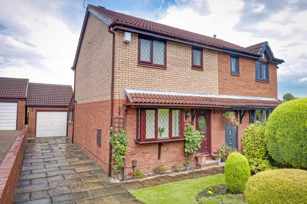 Woodside Park Drive, Horsforth 3 bed semi-detached house - £265,000