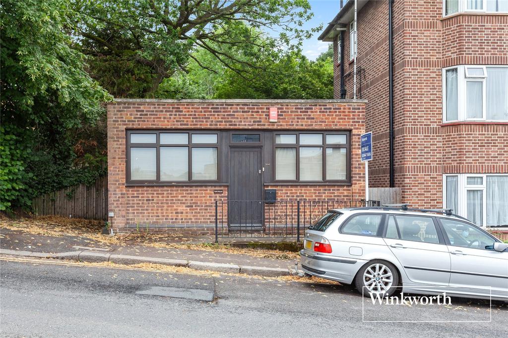 Station Approach, New Barnet, EN5 1 bed bungalow - £300,000