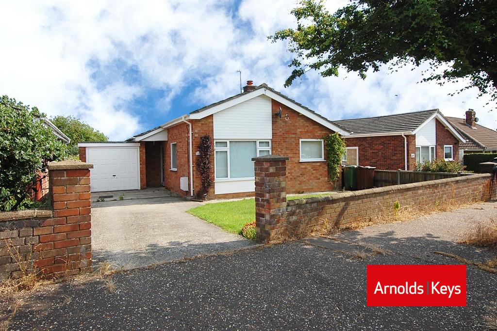 11 Grange Avenue 2 bed detached bungalow - £320,000