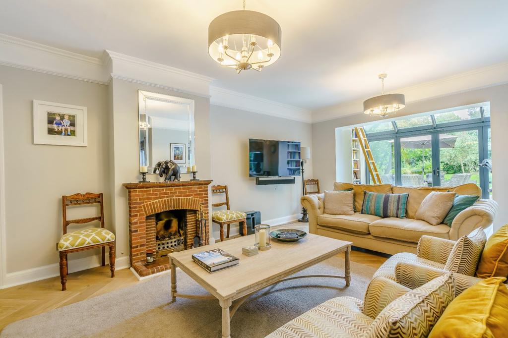 Bull Lane, Gerrards Cross... 5 bed detached house - £1,875,000