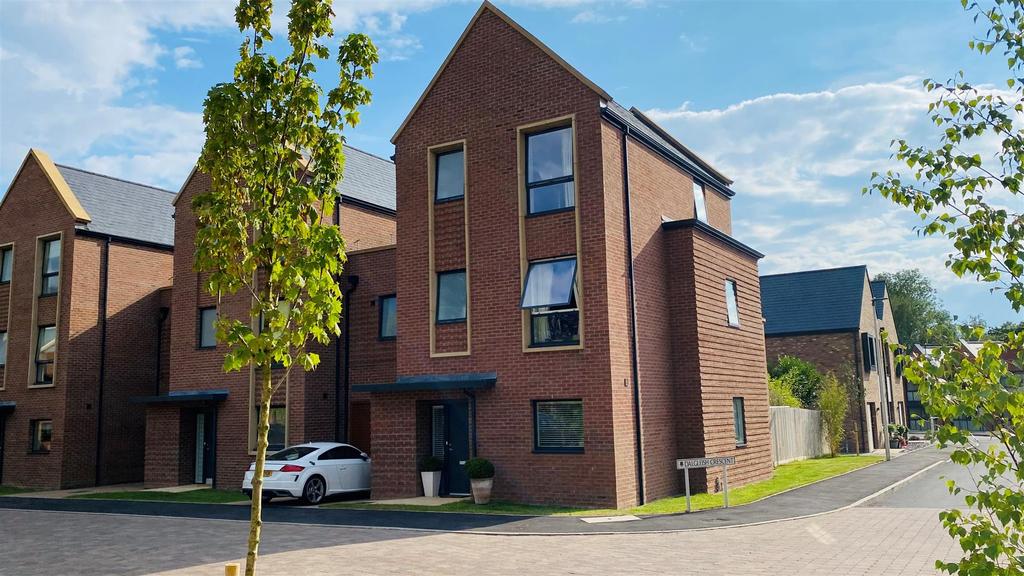 14 Lady Herbert Way, Shrewsbury SY3 9DY 4 bed house - £600,000