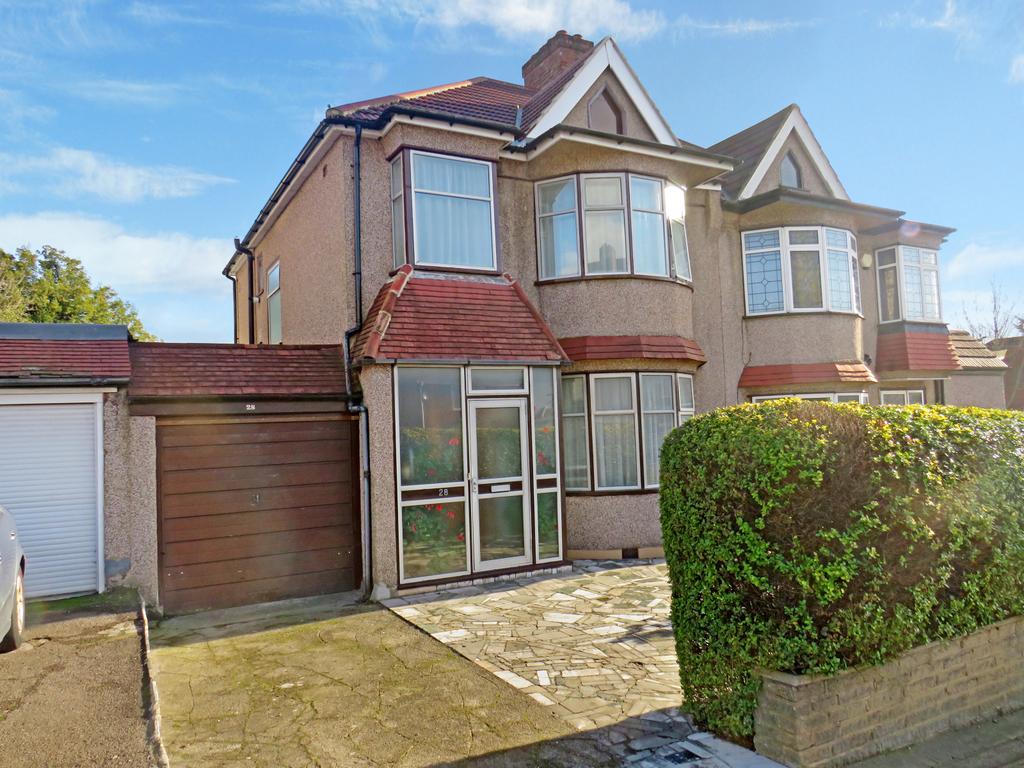 Greenford Road, Harrow, Middlesex HA1 3 bed semi-detached house - £550,000
