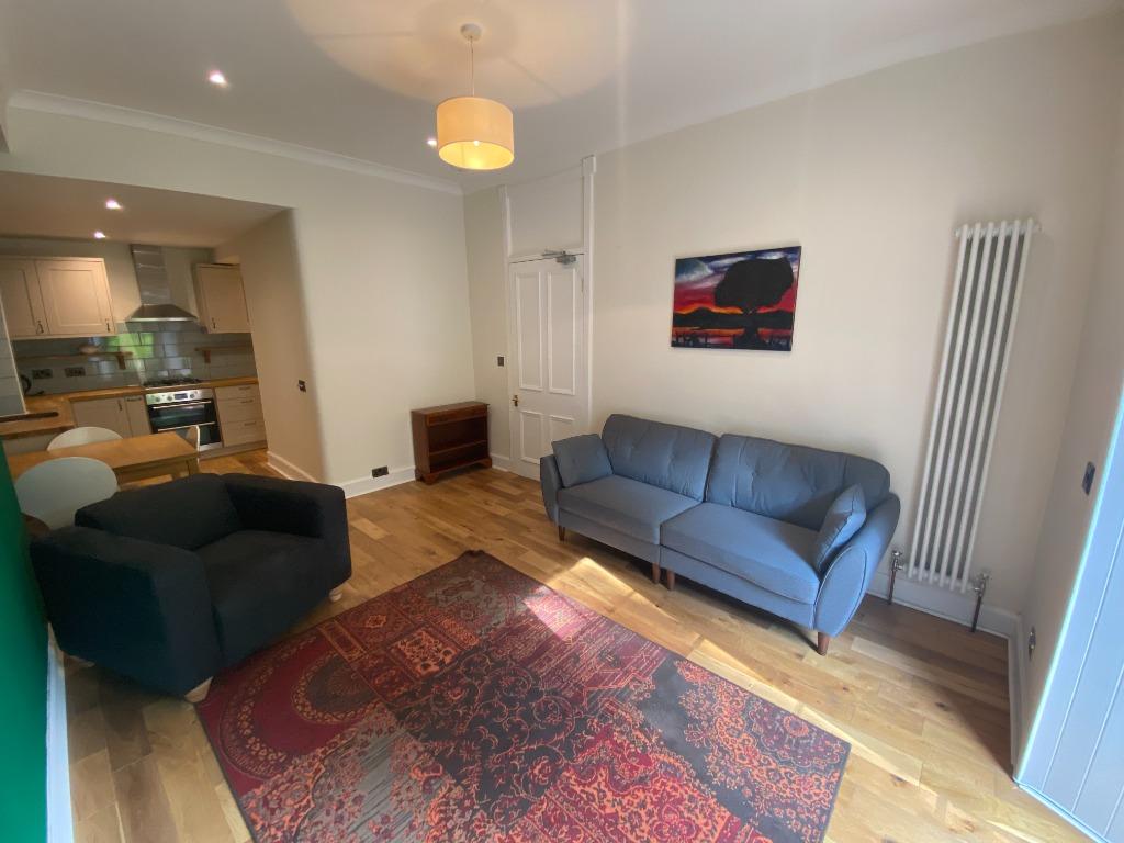 Dickson Street, Leith, Edinburgh, EH6 2 bed flat - £1,400 pcm (£323 pw)