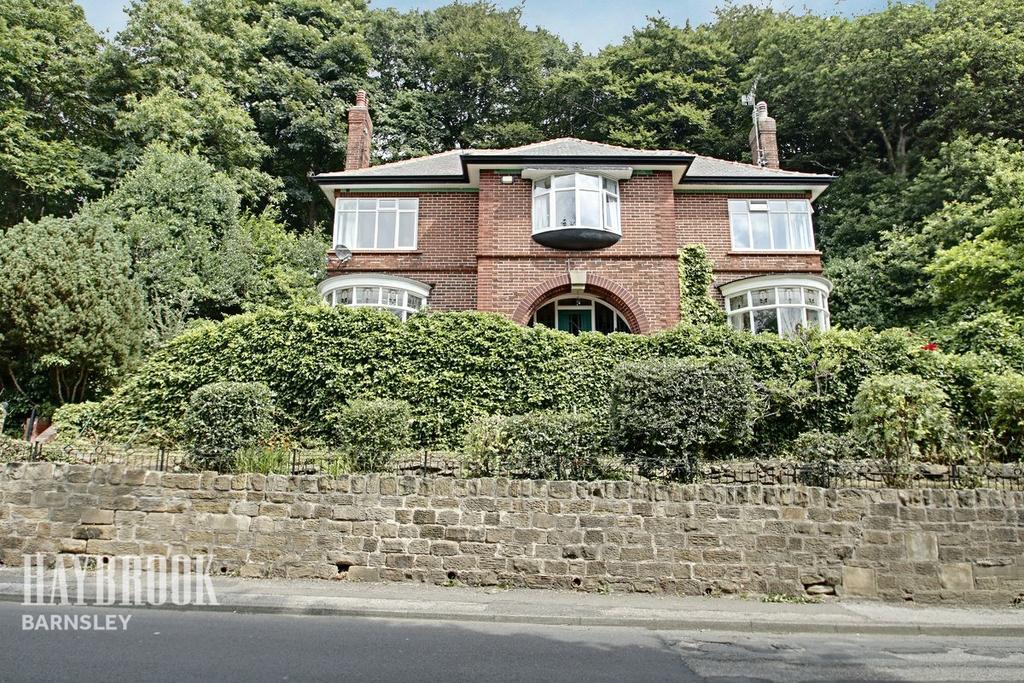 Kingwell Road, Worsbrough 3 bed detached house - £300,000